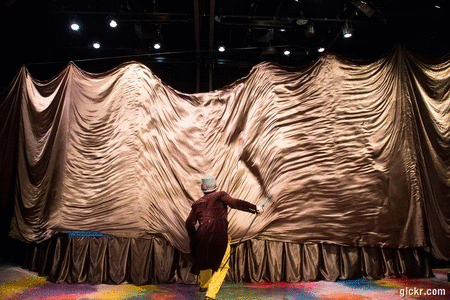 Just closed Charlie and the Choc. Here is a gif of the factory reveal ...